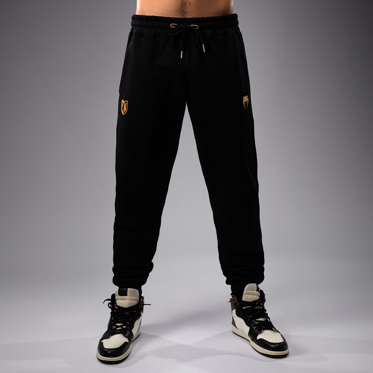 3ace17ed02e465391a08811f35e4237164c02caf_JOGGERS_HEXAGONE_X_FT_KORNER_BLACK_GOLD_G_5.jpg?v ...